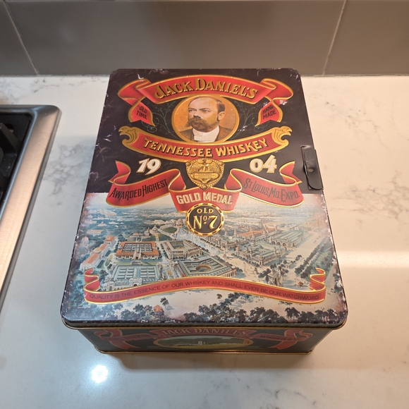 Jack Daniels | Accents | Jack Daniels Vintage Tin Box Red Gold Black ...